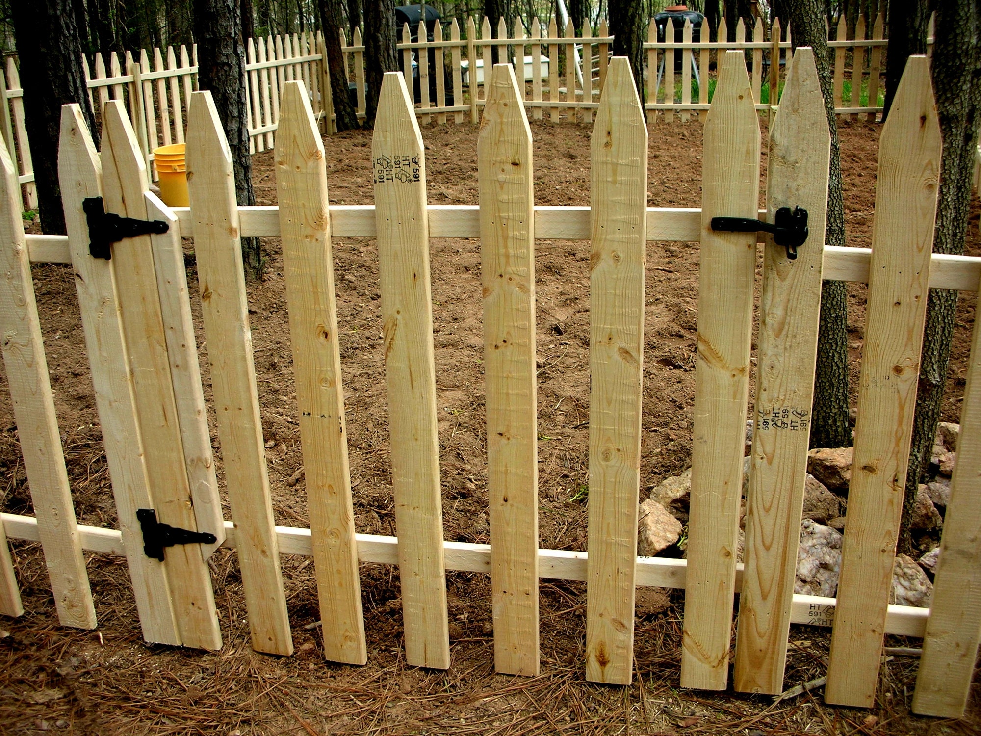 DIY Garden Fence How-to Book; Pattern Plan to Easily Build Any Size ...
