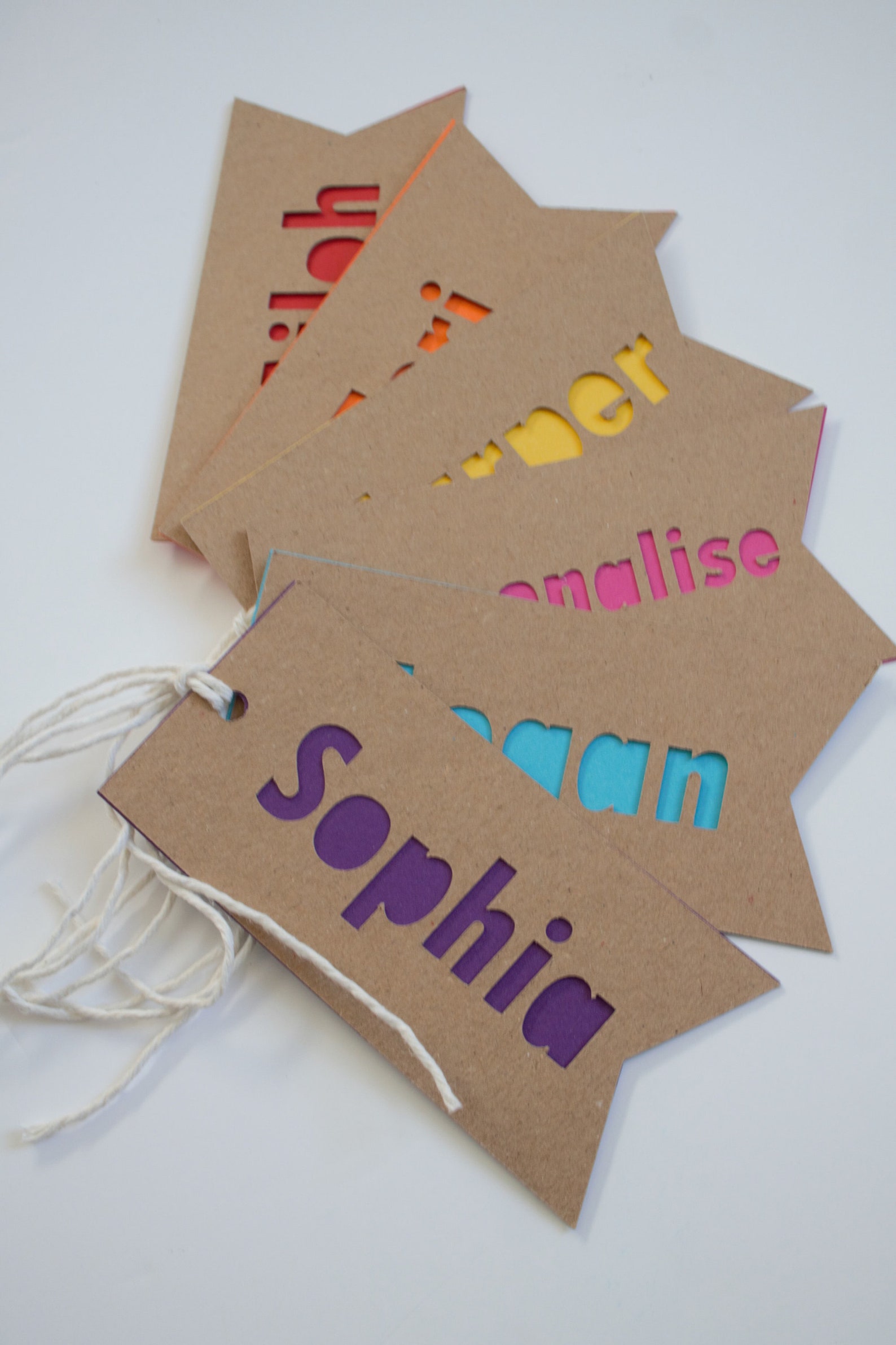 Customised Party Gift Tags, 6 X Personalised Modern Name Tags for Gifts ...