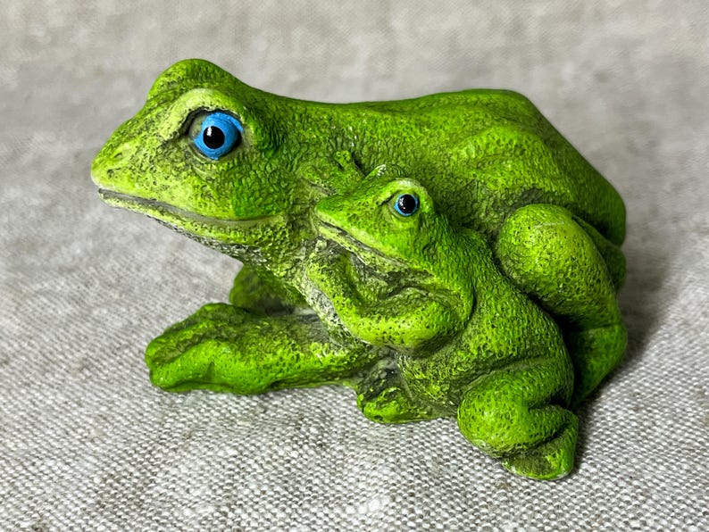 Little Frog Parent and Child Figurine. Adorable! - Etsy