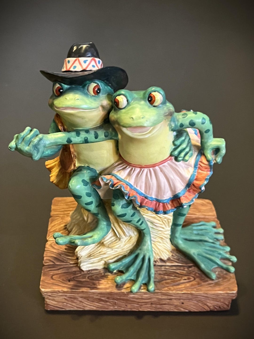 Couple of Western Dancing Frogs Figurine. - Etsy