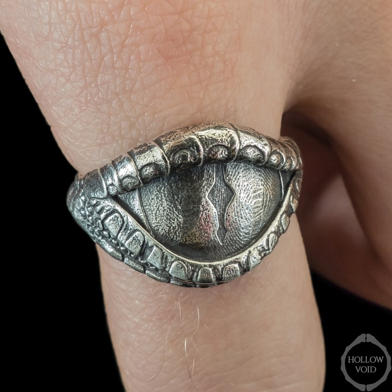 Silver Dragon Eye Ring - Etsy