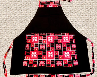 HANDMADE APRONS for College Fans: Tailgate Parties, Bbqs and Everyday ...