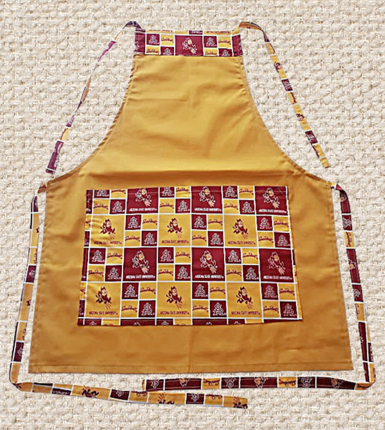 HANDMADE APRONS for College Fans: Tailgate Parties, Bbqs and Everyday ...