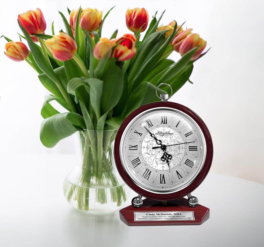 Best Retirement Gift Clock Idea Engrave Men Female Coworkers Boss ...