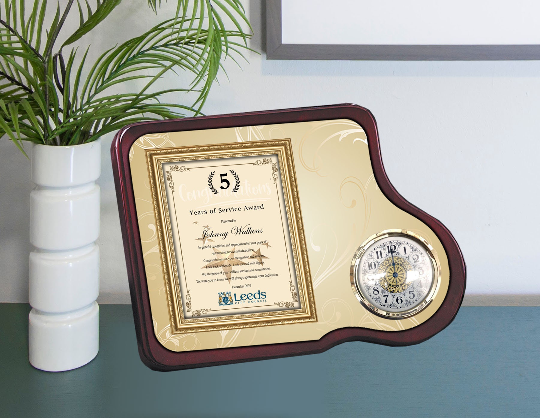 Unique Employee Years of Service Appreciation Dedication Present Desk ...