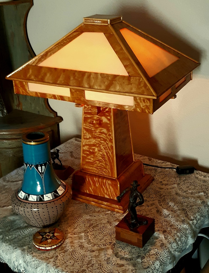 Yellowstone Ranch Arts and Crafts Lamp - Etsy