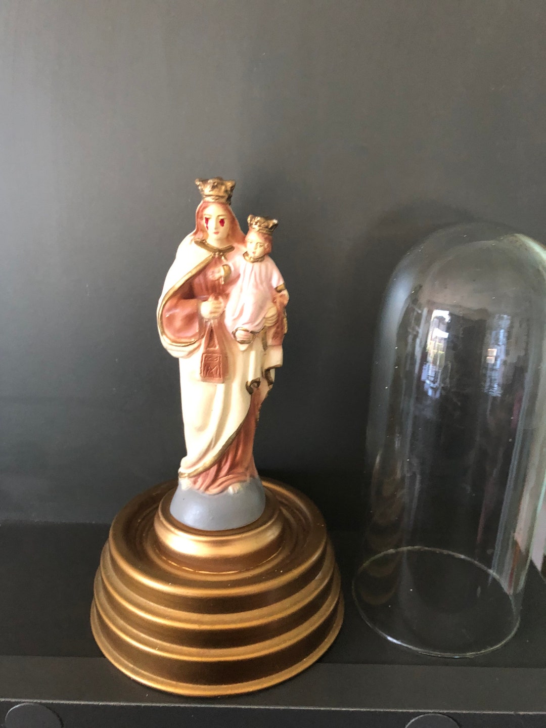 Estatua de la Virgen María y el Niño Jesús con tarro de cristal - Etsy ...