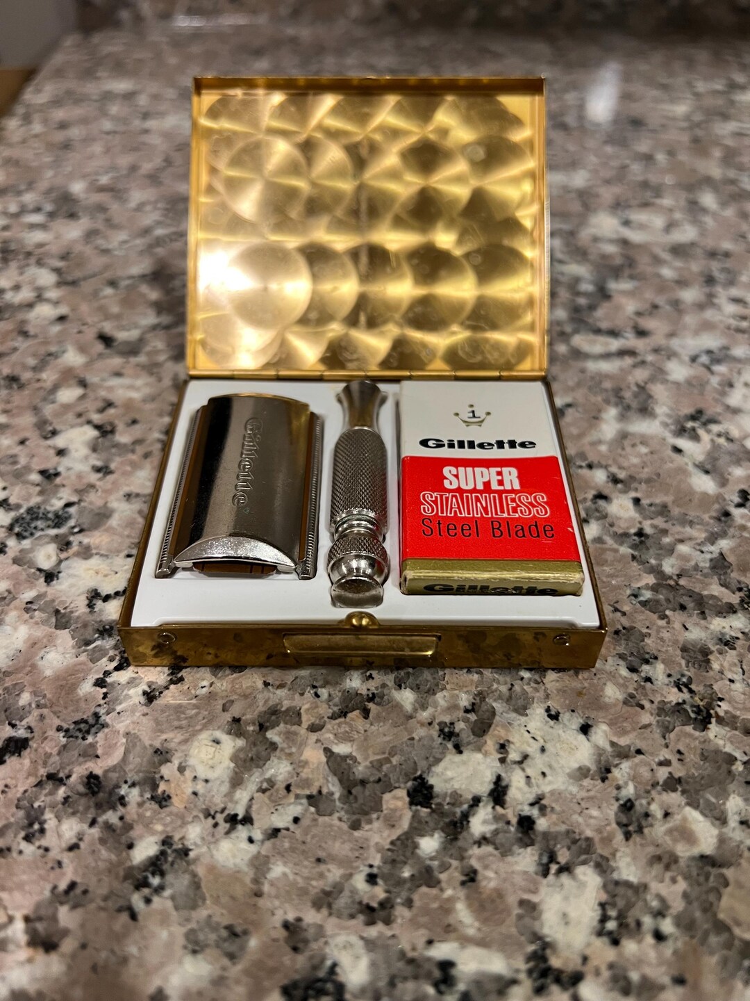 Vintage Gillette Travel Shave Kit, in Box With Acrylic Flower - Etsy