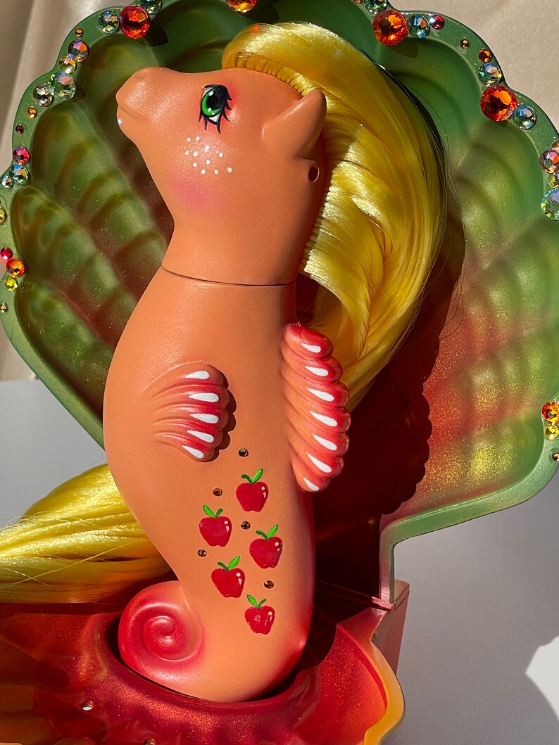 My Little Pony Sea Pony APPLEJACK Comes With Conch Shell and Lots of ...