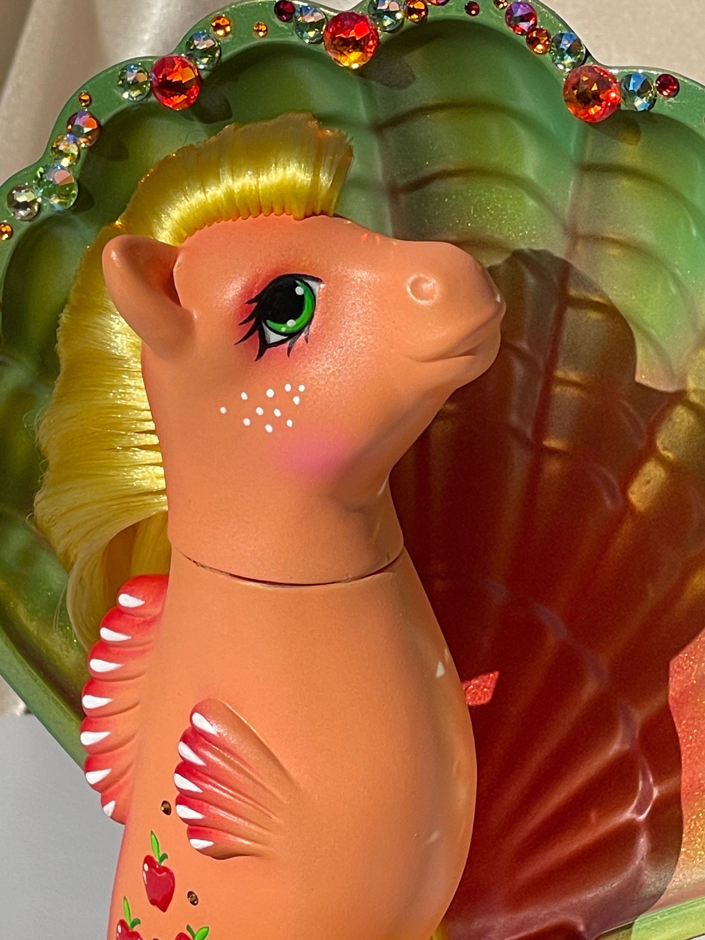 My Little Pony Sea Pony APPLEJACK Comes With Conch Shell and Lots of ...