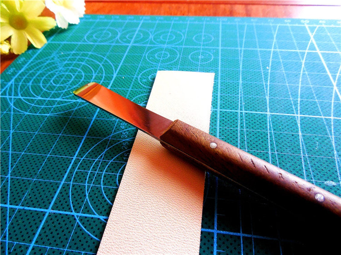Leather Craft - Oil Sticks Side Oil Pen Wiping the Oil Rod Edge of the ...