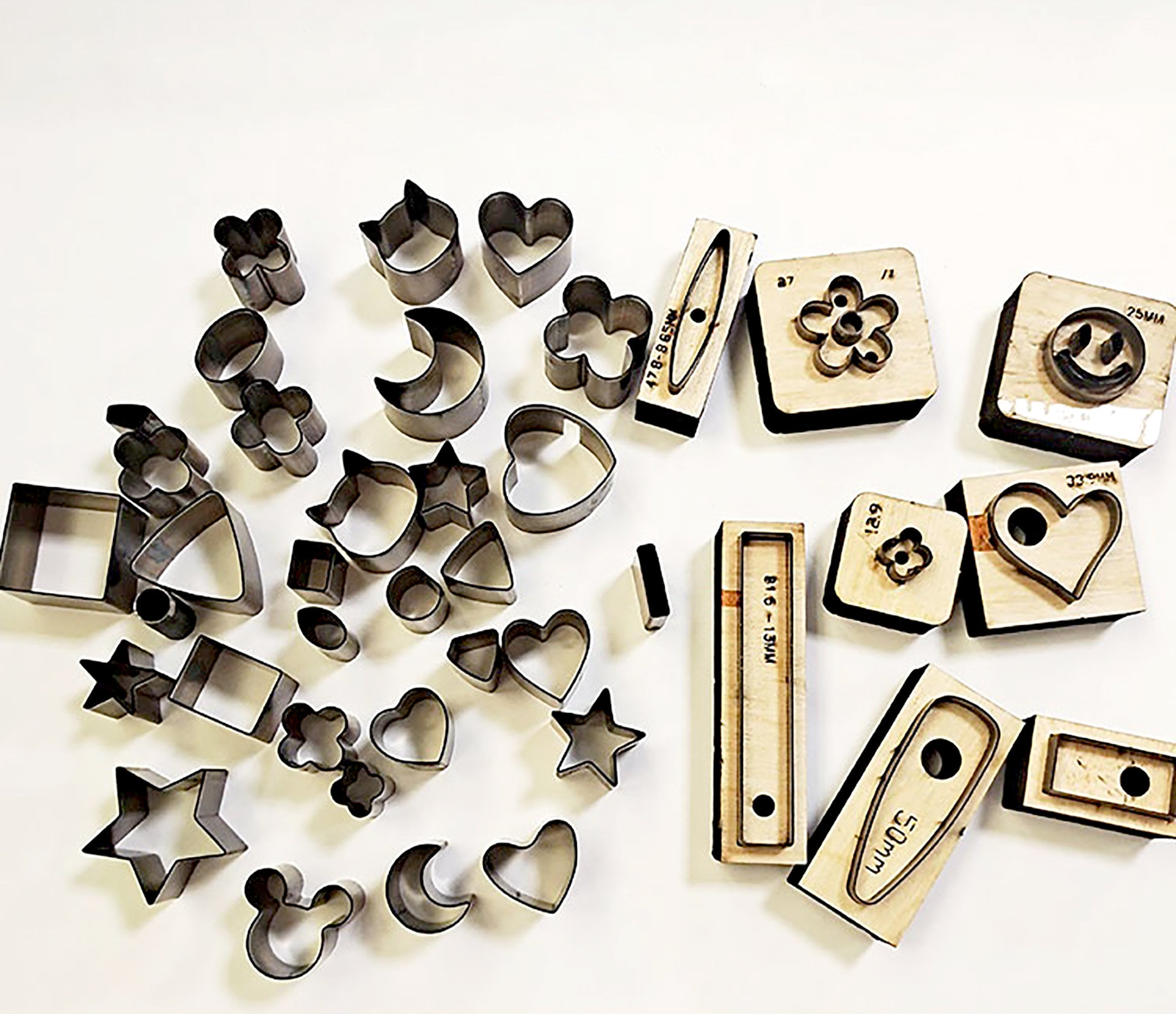 Custom Design Leather Cutting Dies - Japanese Blade Mould Wooden Molds ...