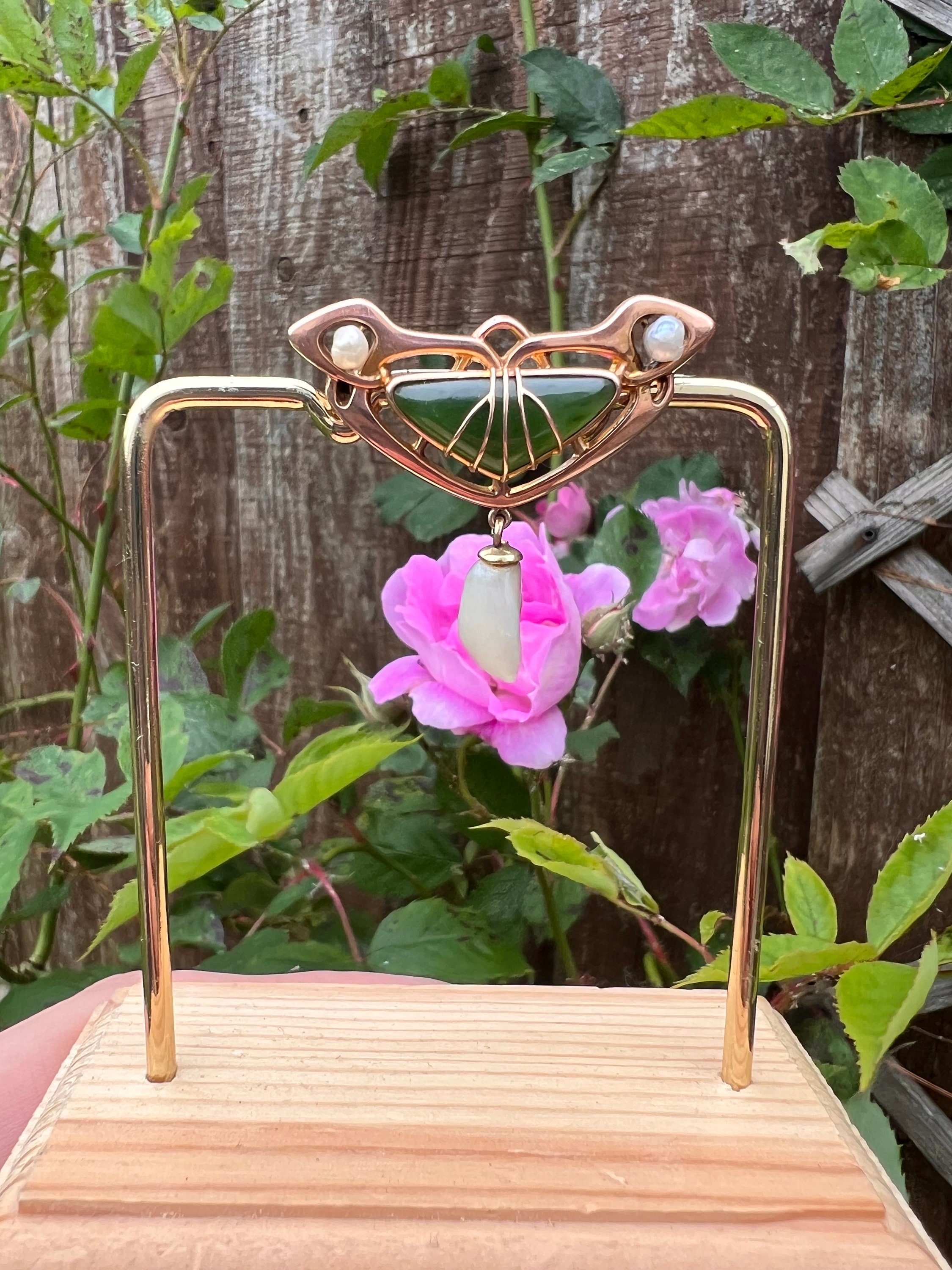 Murrle Bennett 9ct Jade & Pearl Brooch - Etsy