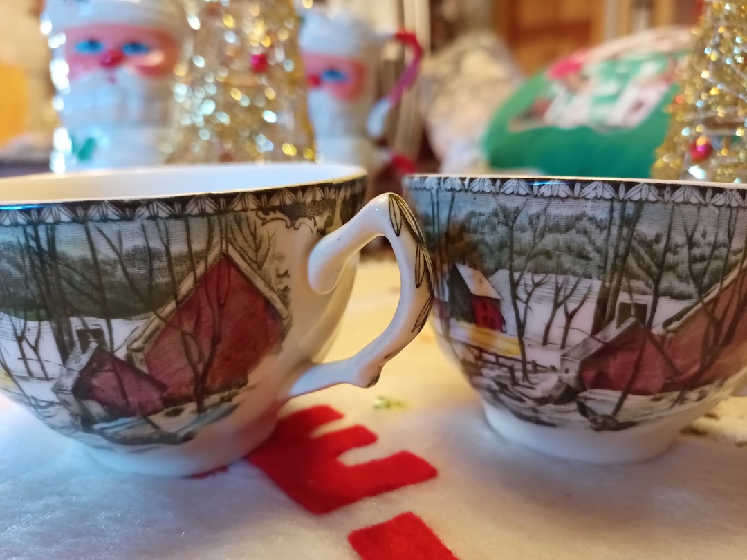 Set of 2 Winter Scene Tea Cups - Etsy