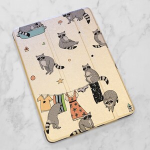 Funny Raccoon Cute Animals Art iPad Air 3 iPad 8th Gen Case iPad Case ...
