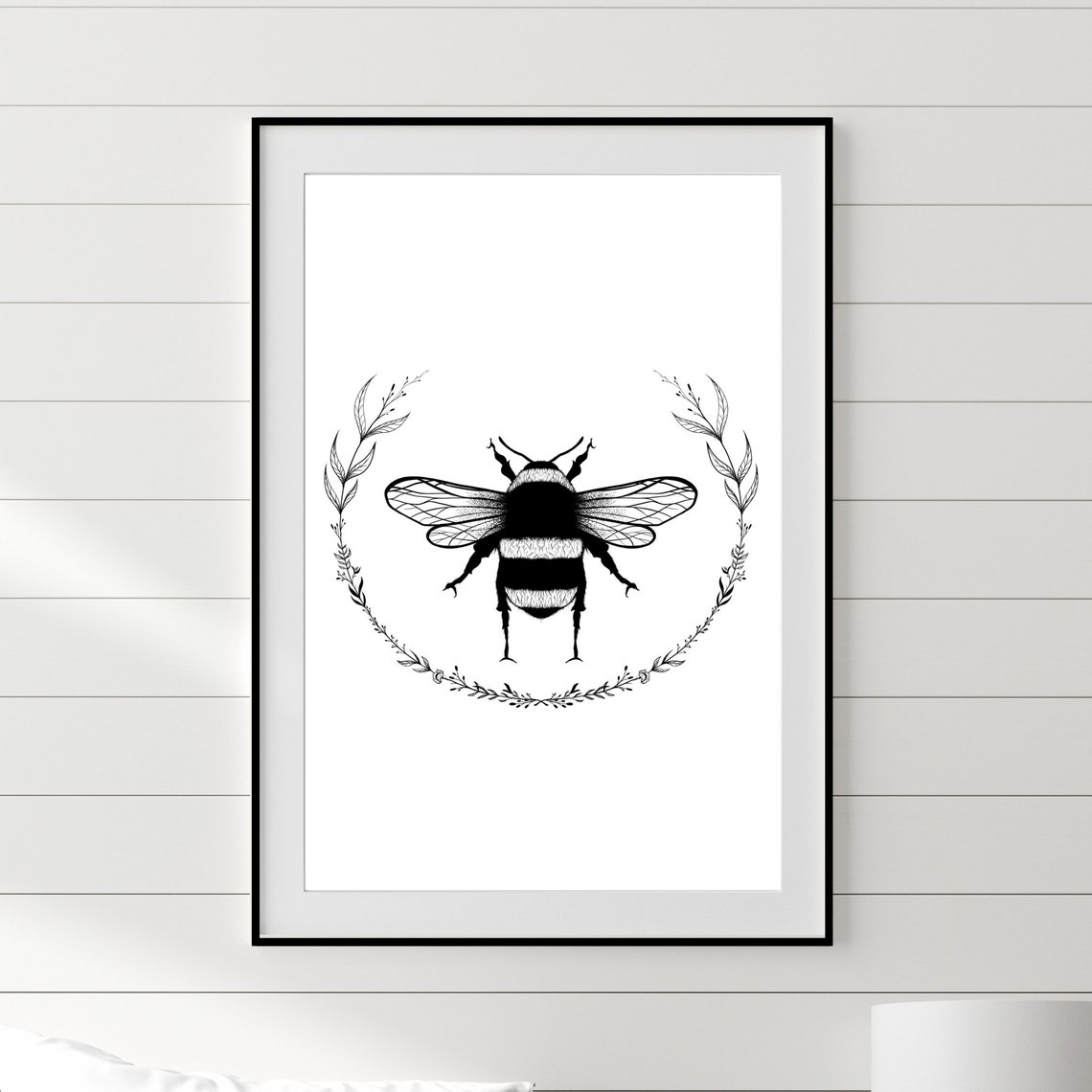 Bee Art Print Bee Decor Printable Wall Art Instant - Etsy
