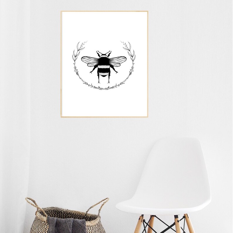 Bee Art Print Bee Decor Printable Wall Art Instant - Etsy
