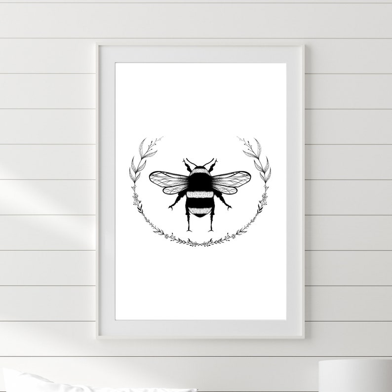 Bee Art Print Bee Decor Printable Wall Art Instant - Etsy
