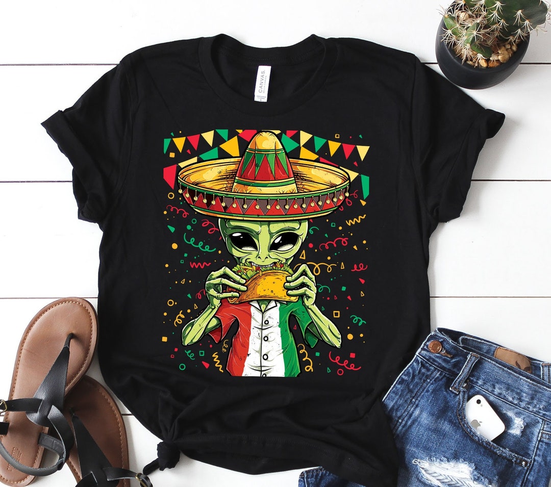 Alien Eating Taco / Taco Shirt / Taco Gifts / Cinco De Mayo / Taco ...