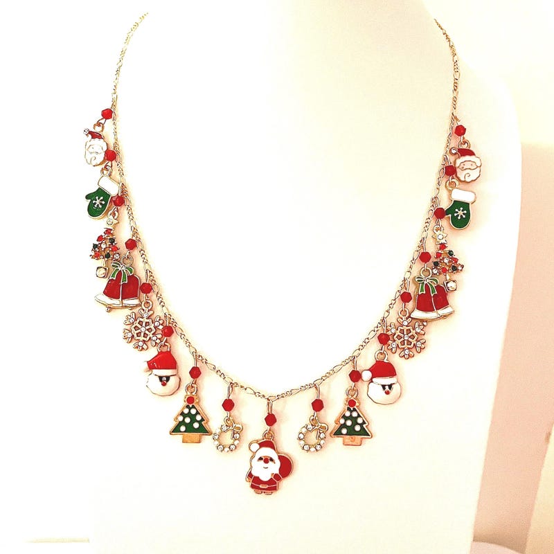 Christmas Wreath Necklace - Etsy