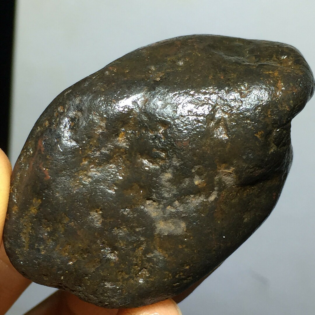 438 Awesome Ataxite Meteorite Weighs Only 122 Grams but Has Power to ...