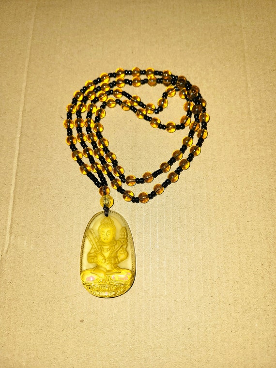1489 - YELLOW JADE BUDDHA carved in 1800s with yellow… - Gem