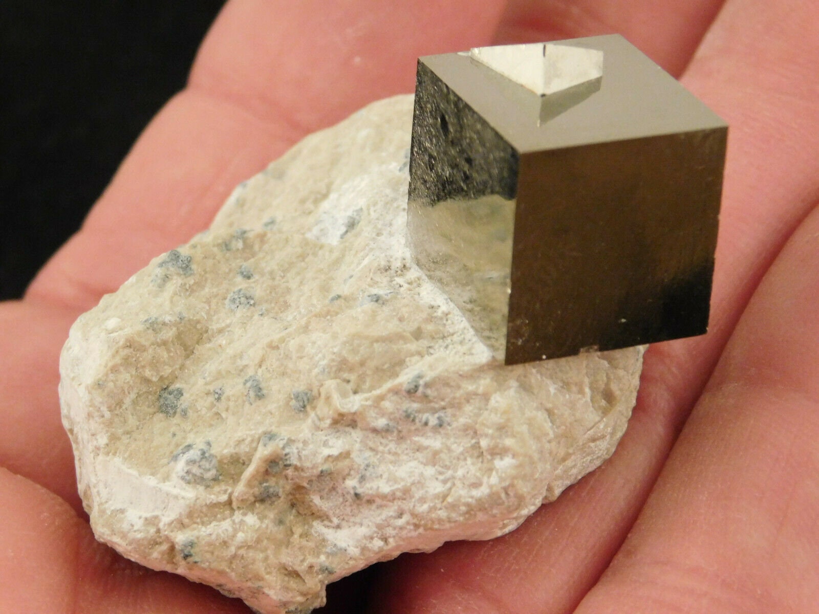 822 59.1 gr perfect pyrite crystal cube on matrix and has | Etsy