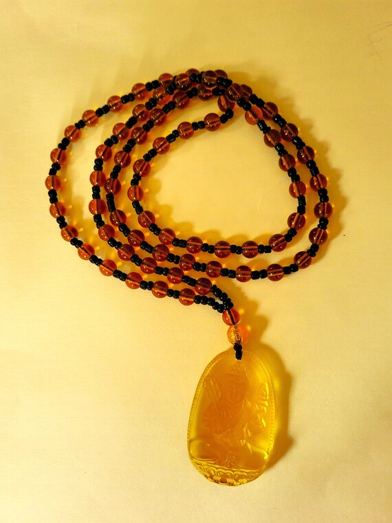 1489 - YELLOW JADE BUDDHA carved in 1800s with yellow… - Gem
