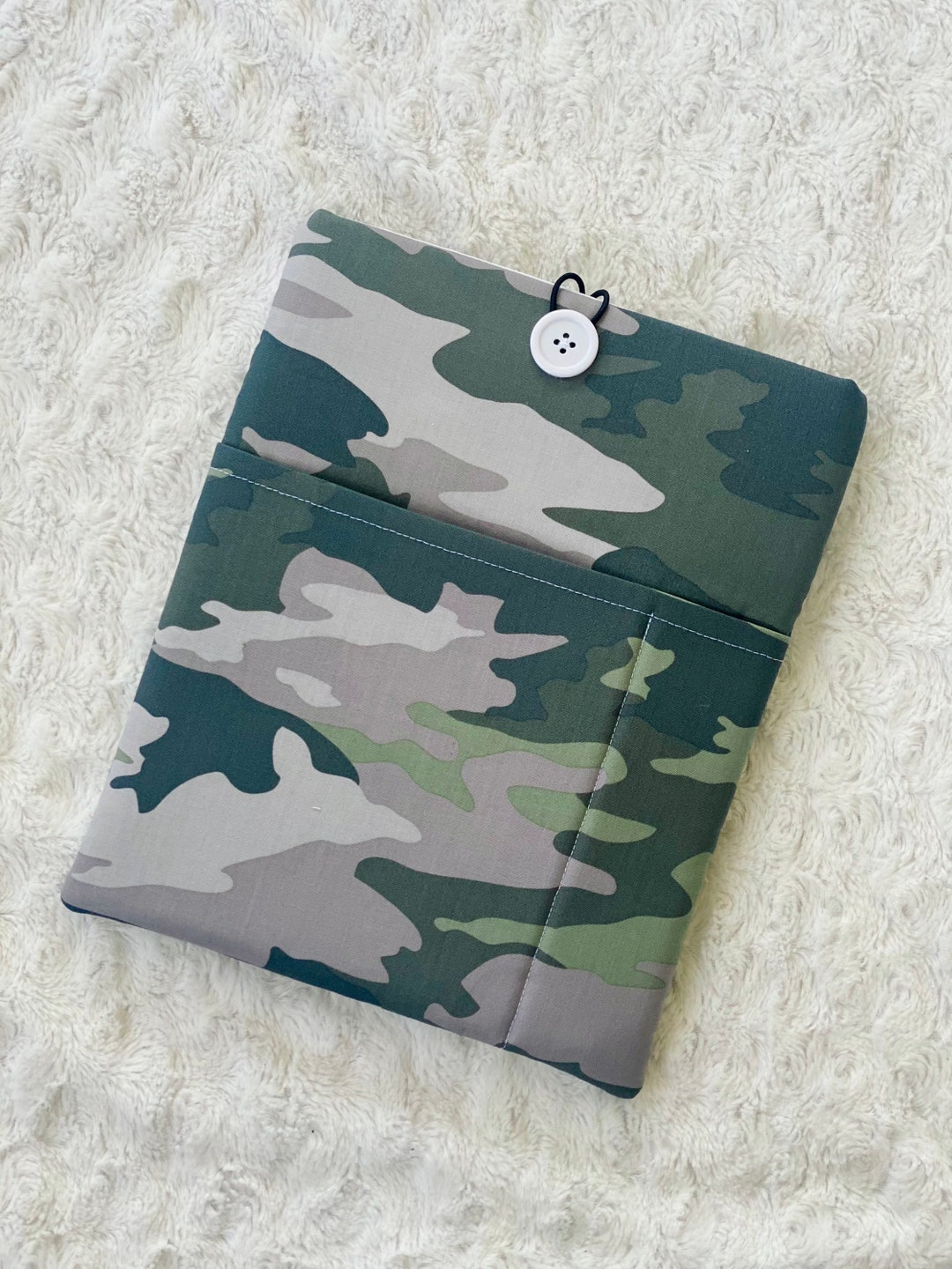 Simple Camo / Padded Book Sleeve / With Pockets / Button Closure / Book ...