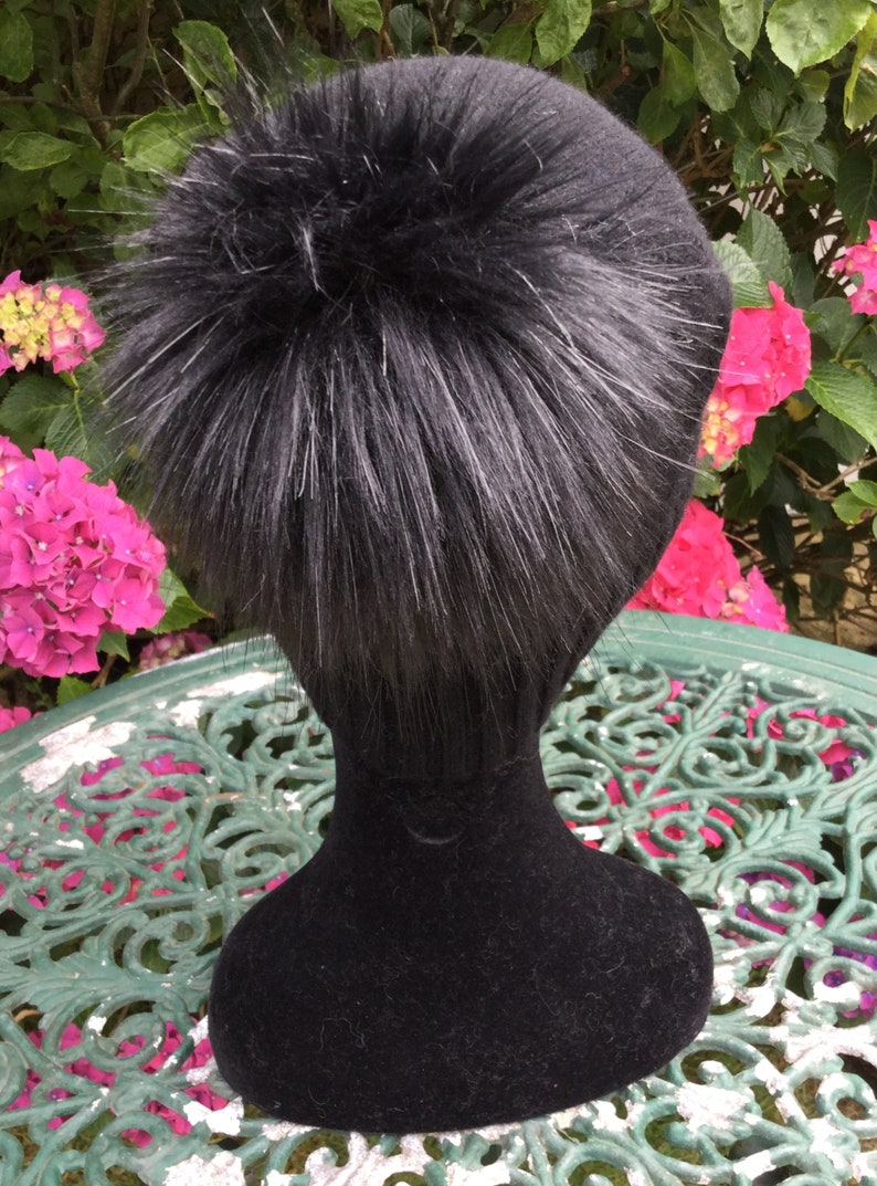 Lightweight cashmere Pom Pom hat | Etsy