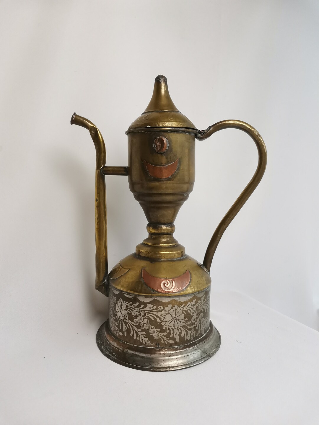 Antique Copper Kettle With Long Spout and Engraved Flowers 19th Century ...