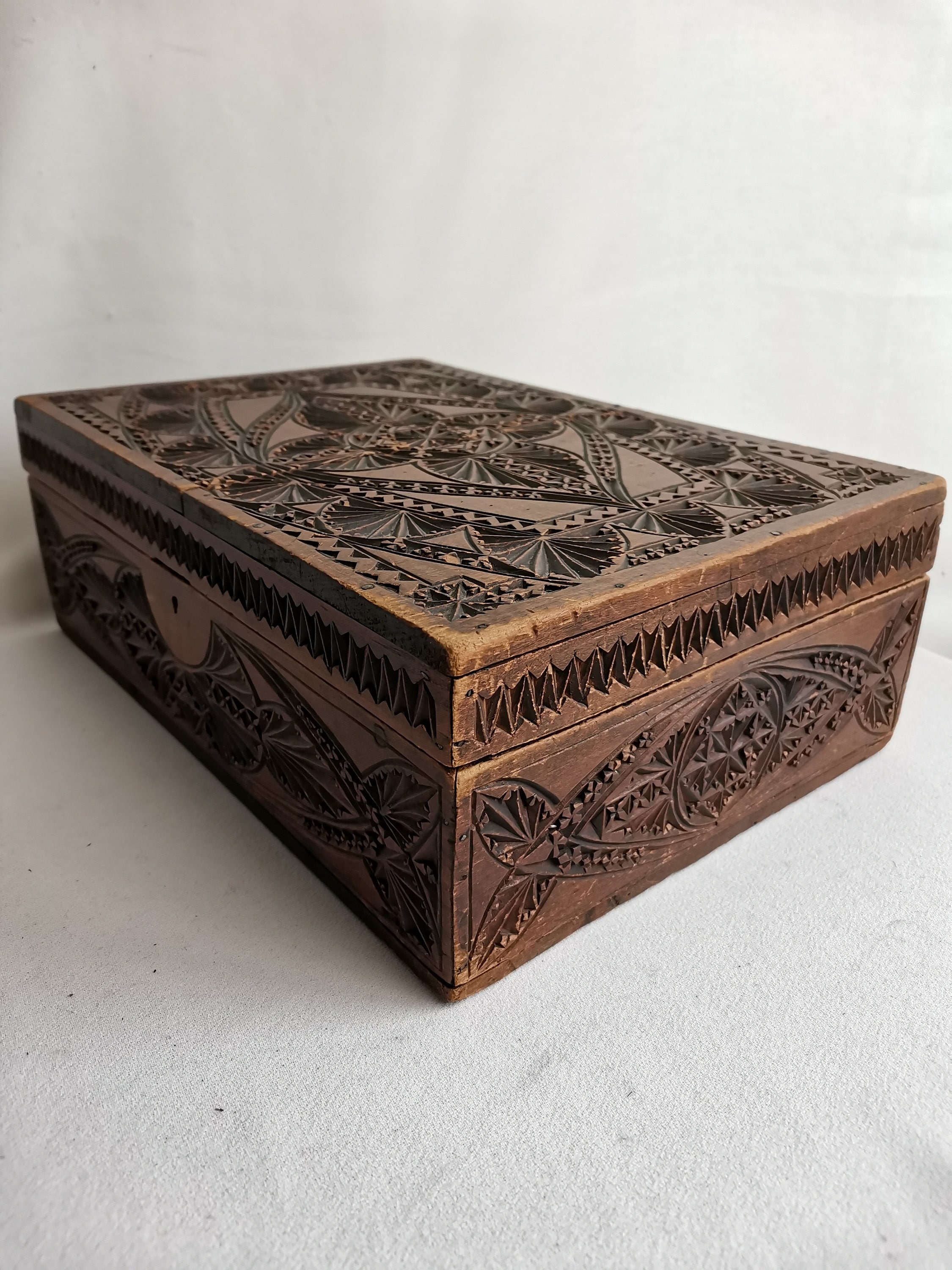 Antique Wooden Sewing Box or Jewelry Box With Frisian Chip Antique Wooden Sewing Box or Jewelry Box With Frisian Chip