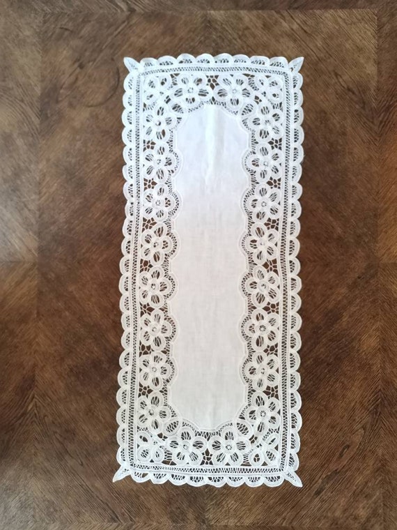 Irish lace table runner store