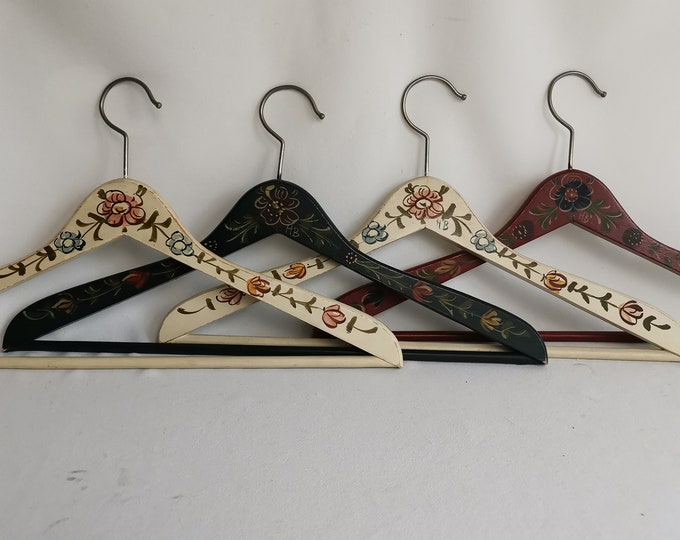 Vintage Set of Hindeloopen Clothes Hangers 4 Pieces in Red Green and ...