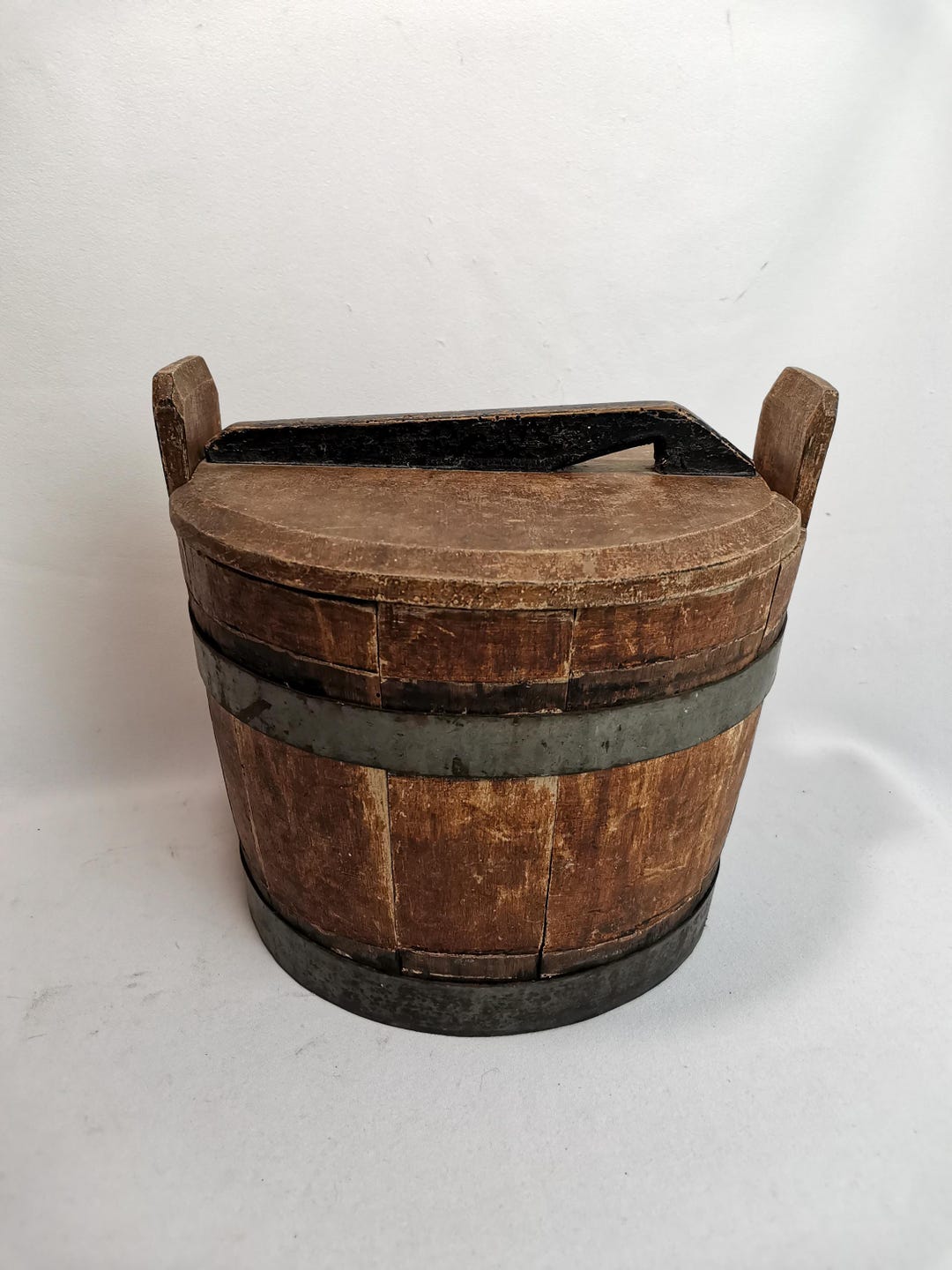 Antique Wooden Bucket With Lid 1900s Antique Cooped Bucket With Lid ...