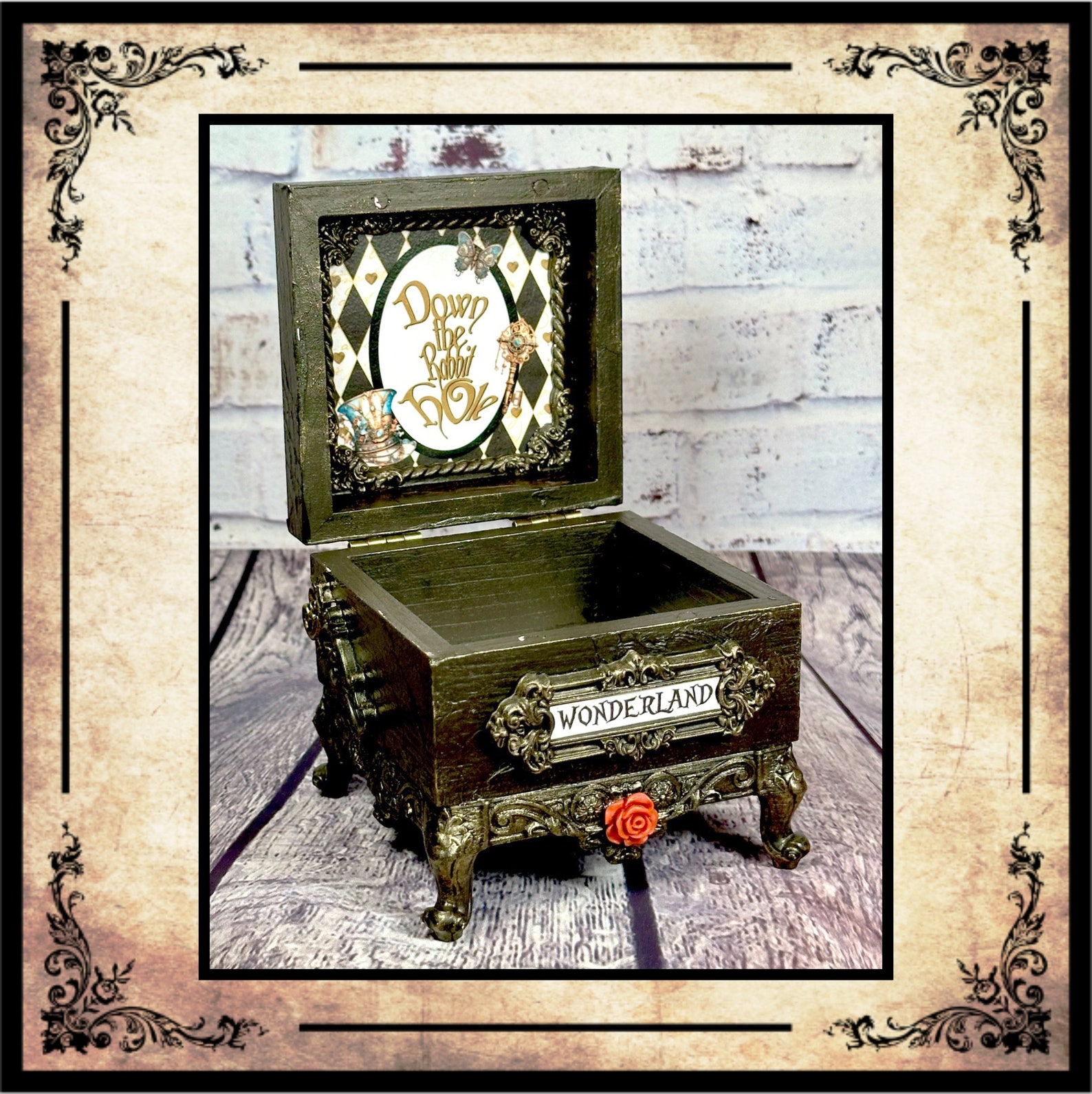 The Tinker Tales of Alice in Wonderland - A Trinket Box & Drink Me ...