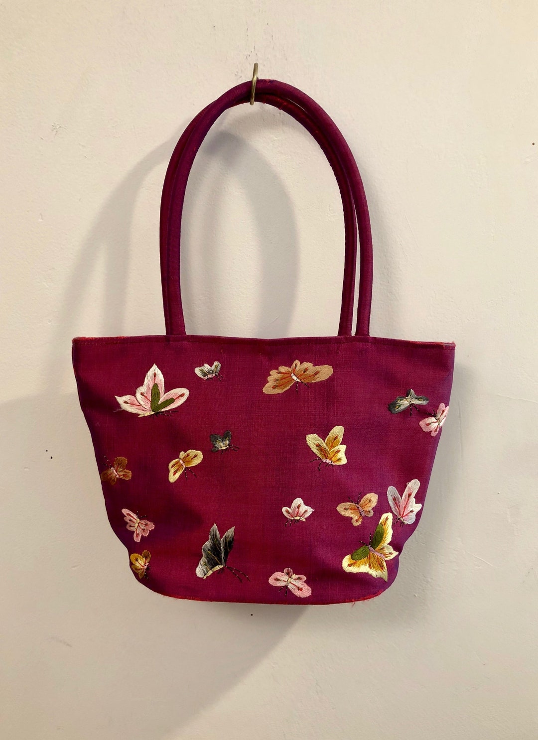 Vintage - A Gorgeous Magenta Purplish Zippered Silken Purse Embroidered ...