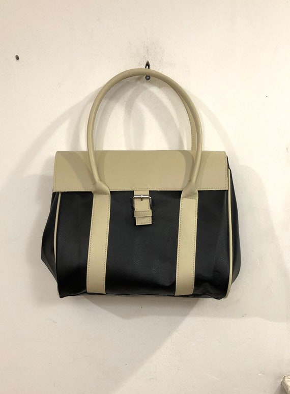 Vintage - A lightweight black & bone leatherette fold… - Gem