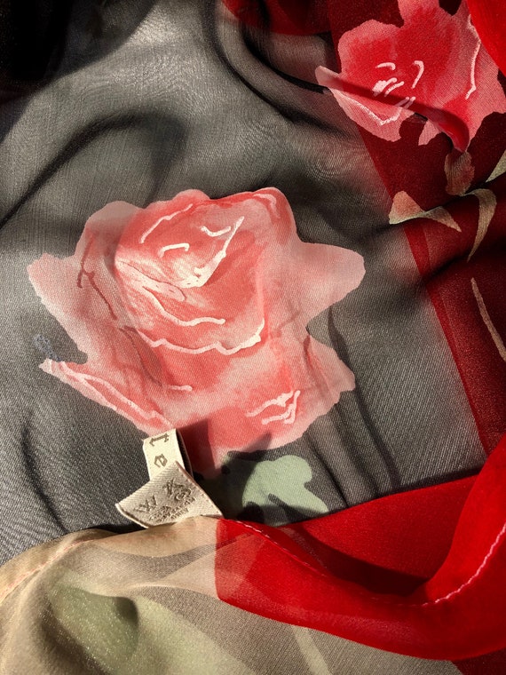Allea - A luxurious red & black chiffon silk scarf of… - Gem
