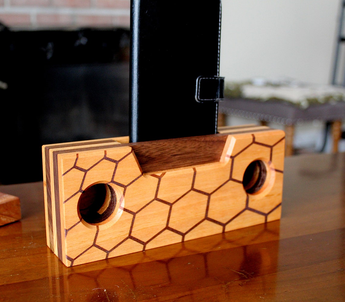 Wooden Cell Phone Amplifier Honeycomb Engraving Artisan's | Etsy
