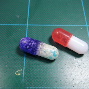 Silicone Mold, Capsule Pill Mold, Medicine Capsules for Charms ...