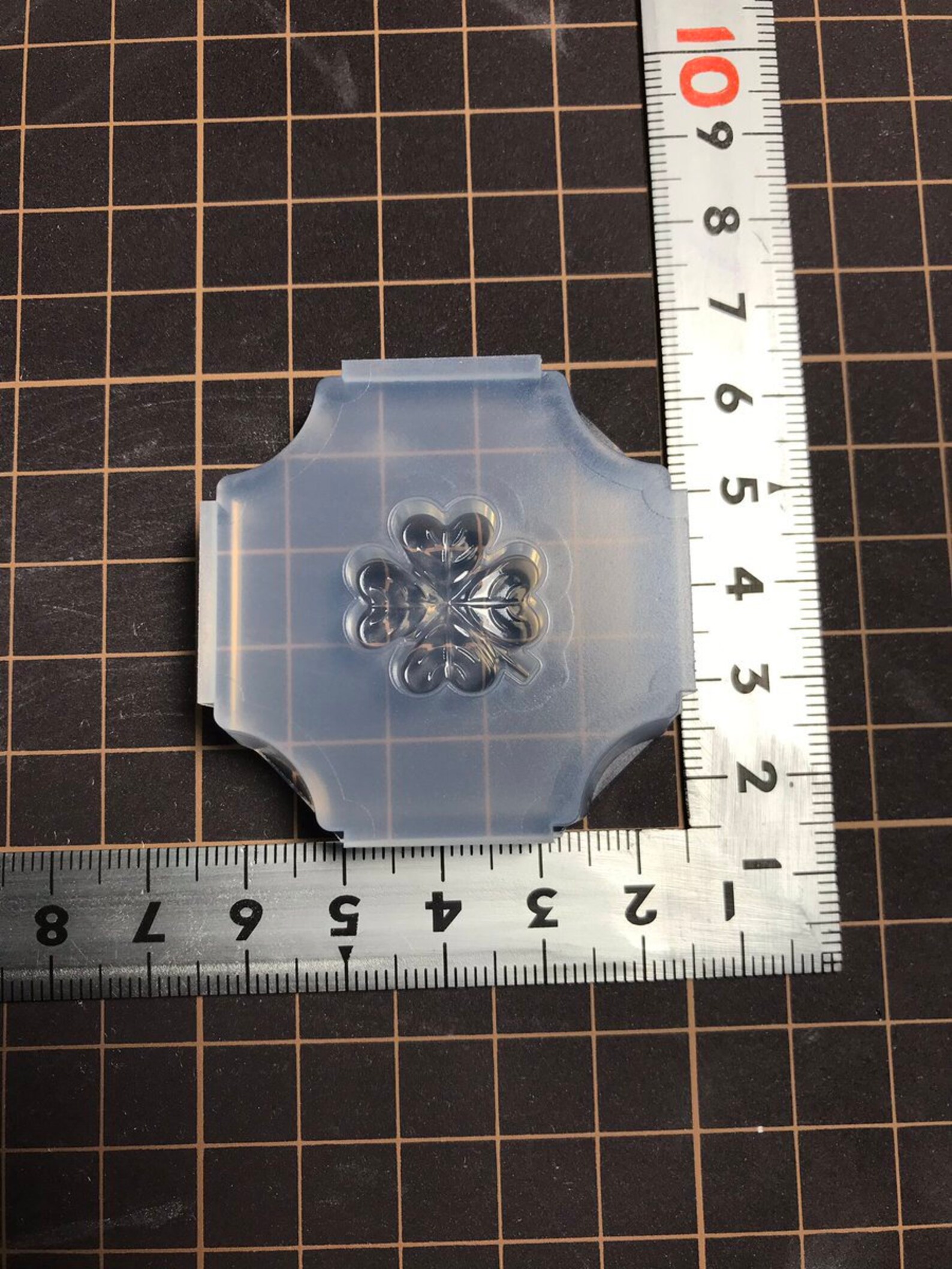 Silicone Mold, Miniature Four Leaf Clover Mold, Leaf Mold for Charms ...
