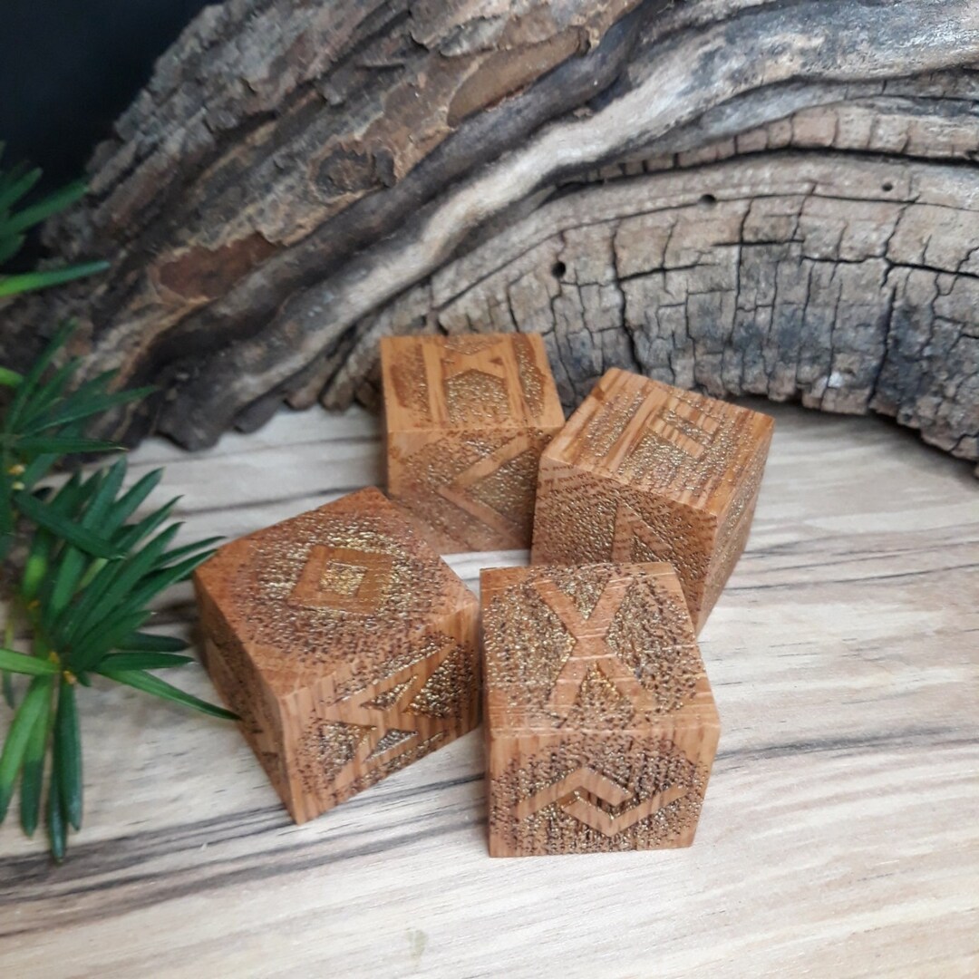 Oak Elder Futhark Rune Dice: VANIR - Etsy Canada