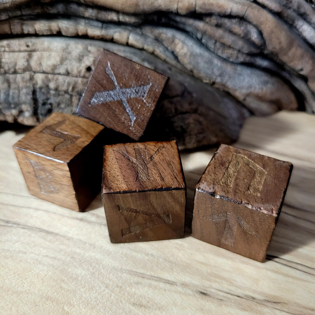 Walnut Elder Futhark Rune Dice: VANIR - Etsy