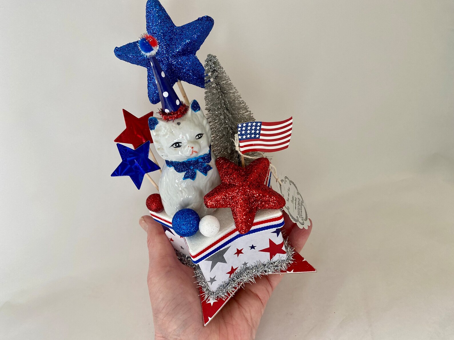 White Cat PATRIOTIC Assemblage OOAK Box Mixed Media Kitsch Retro 4th of ...