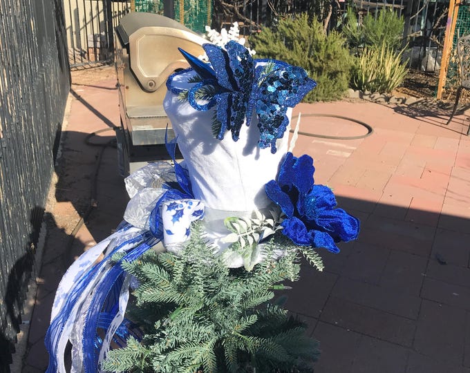 Hat Top, Blue Snowflakes, Blue Magnolia Flowers, Christmas Tree Topper ...