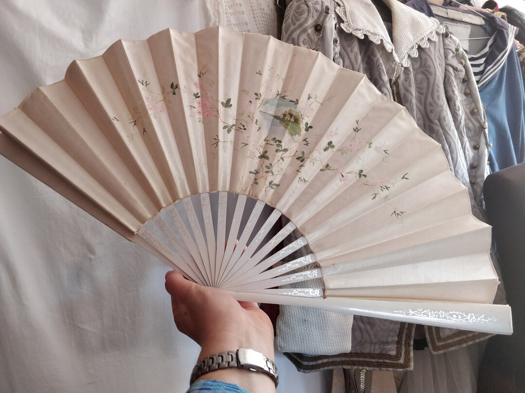 Hand Painteded, White Fan, Edwardian, so Shabby Chic, Brokante, Boudoir ...