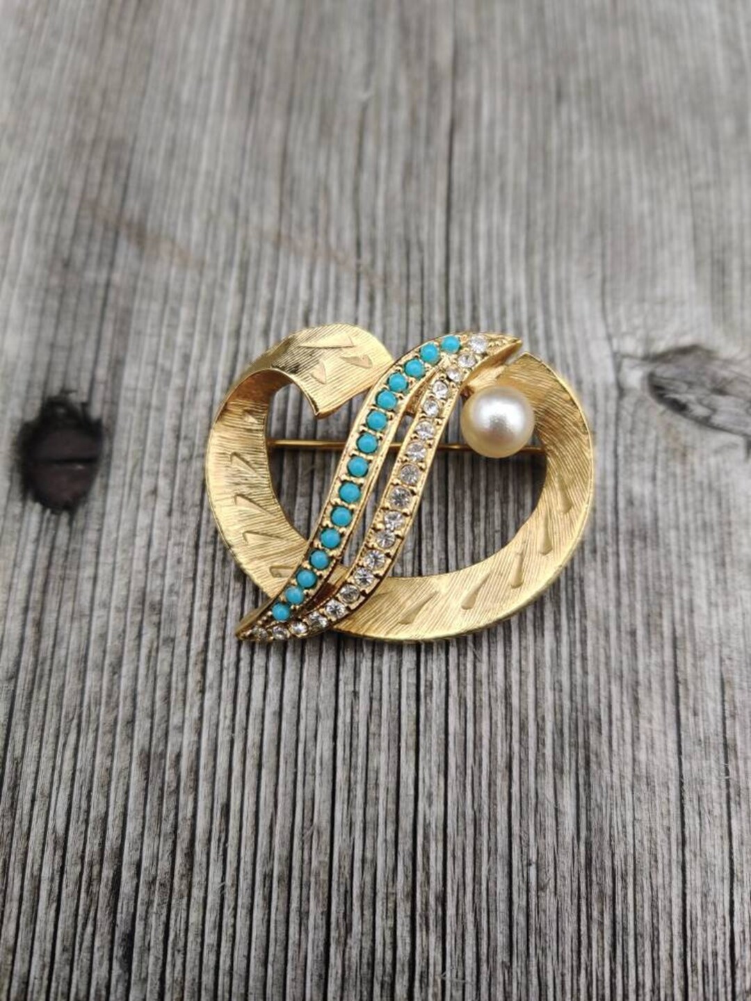 Vintage Sphinx Brooch, Model 9726 60s, Gold Tone Brooch - Etsy