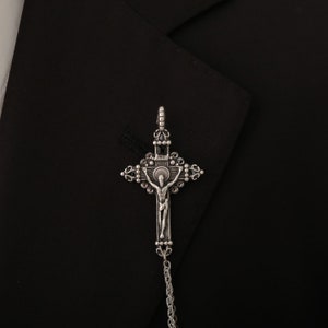 Jesus Lapel Pin, Jesus on the Cross Jacket Chain Brooch, Jacket Pin ...