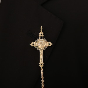 Jesus Lapel Pin, Jesus on the Cross Jacket Chain Brooch, Jacket Pin ...